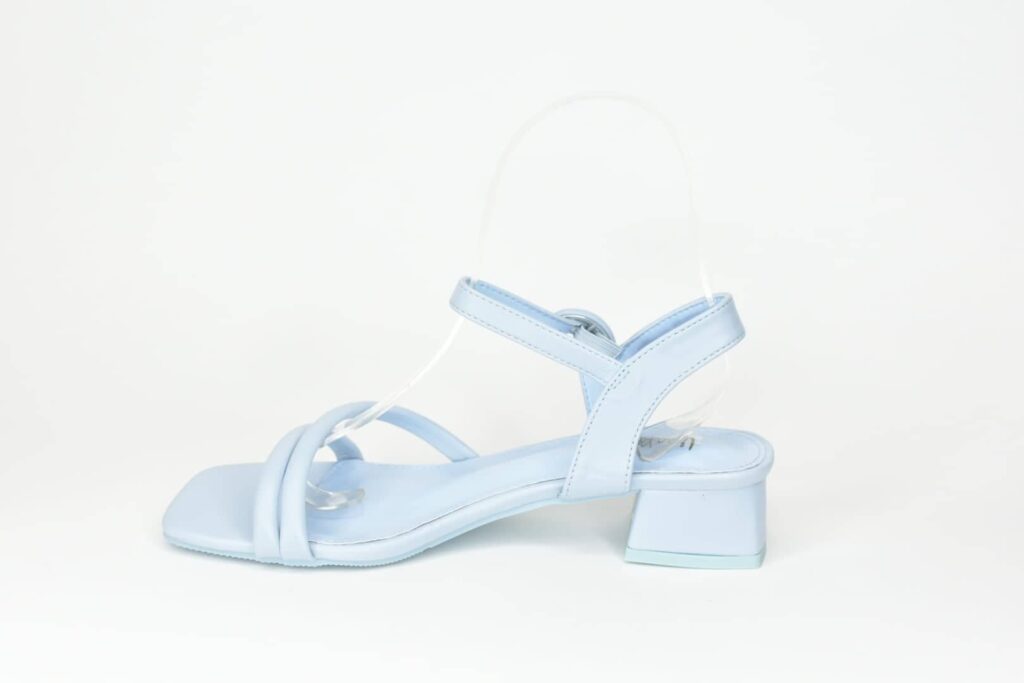 Πεδιλα με Φαρδυ Τακουνι και Λουρακια/Γαλαζιο – ARTISTIC